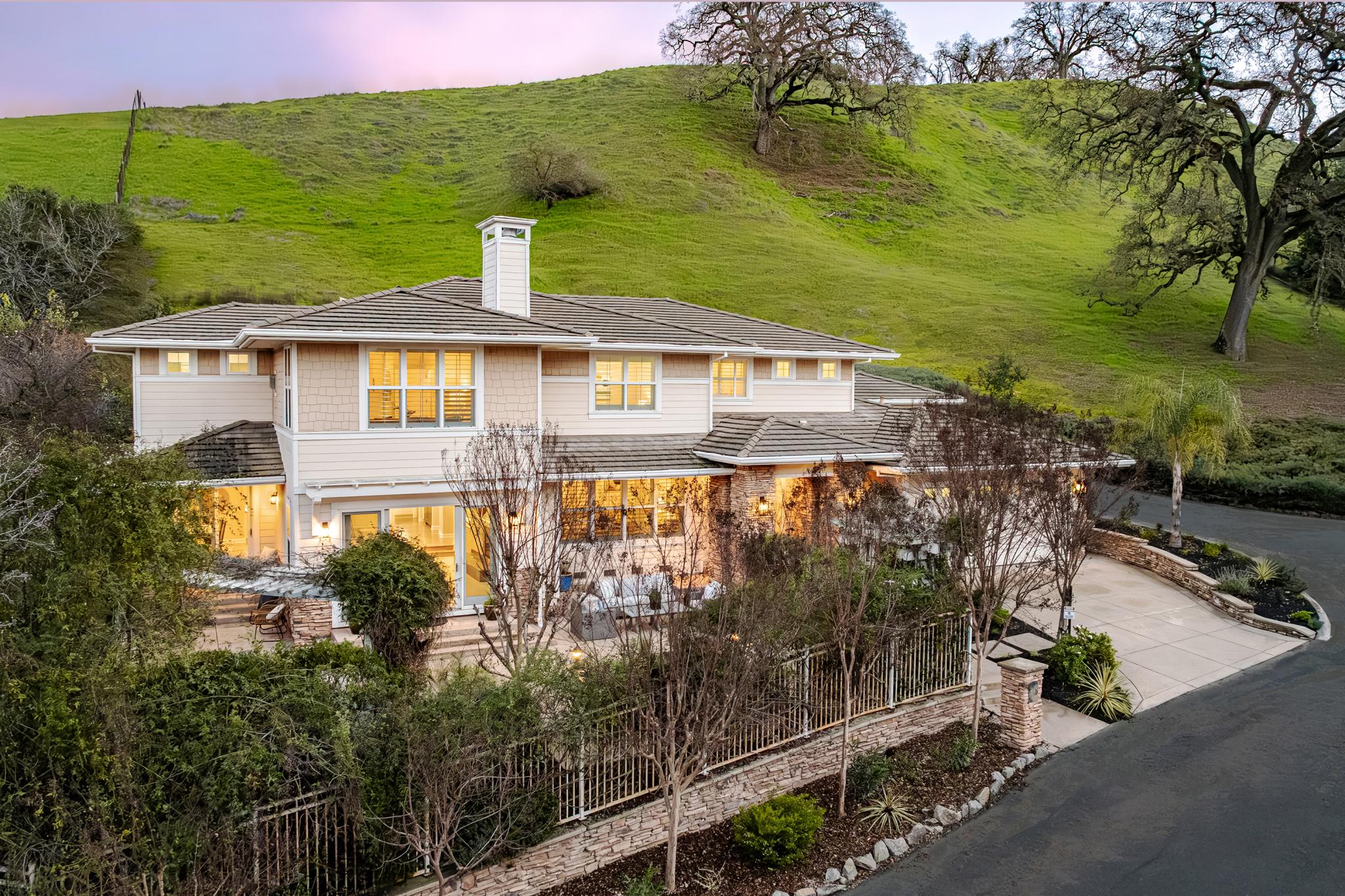 125 Mystic Place presented by Jill Fusari