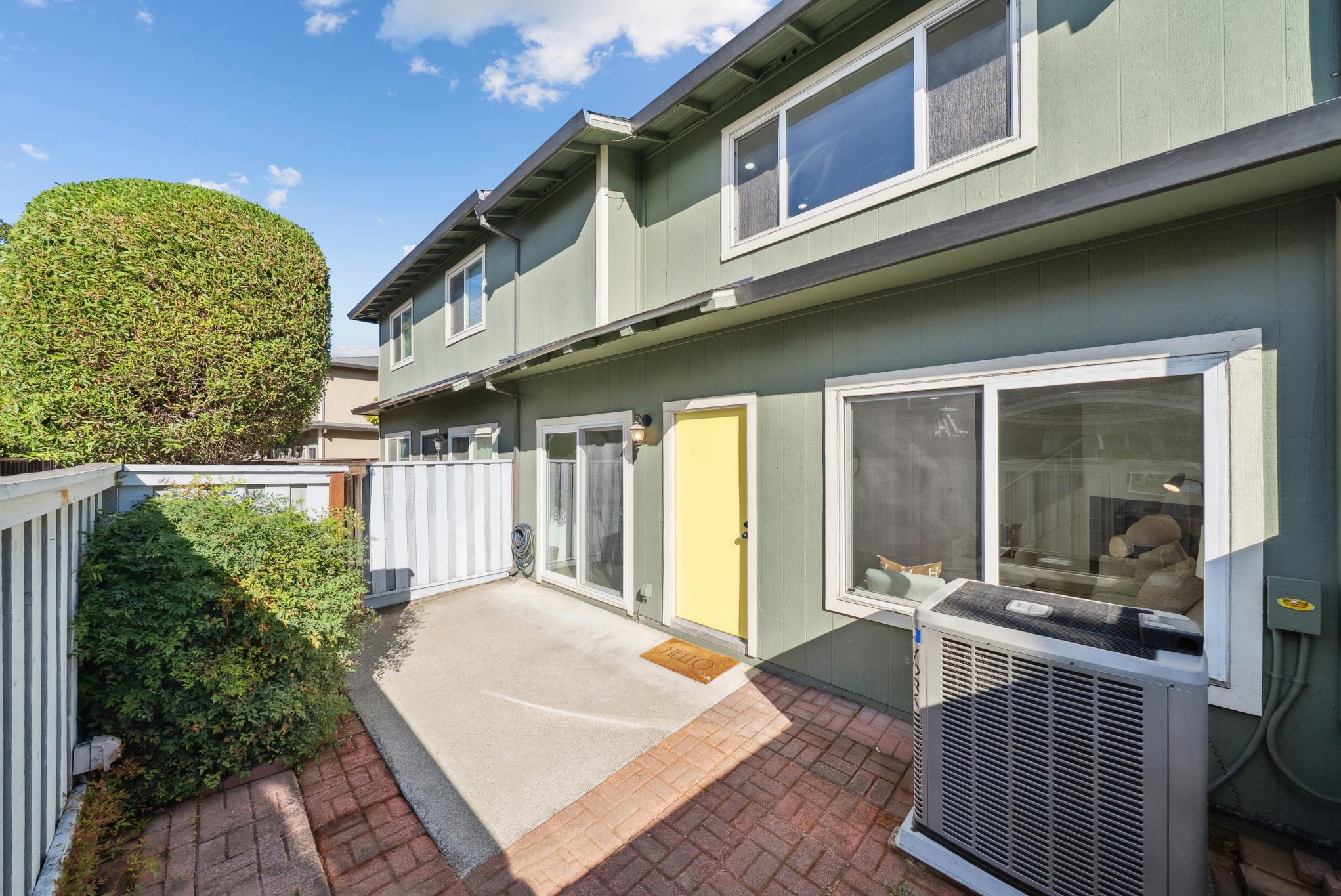 1625 Kentfield Avenue presented by Haiyan Fu