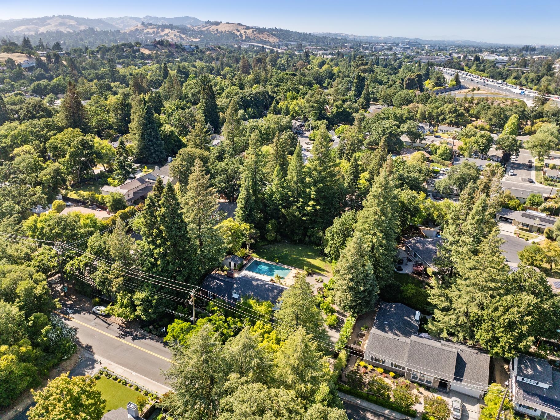 1666 Castle Hill Road presented by Finola Fellner