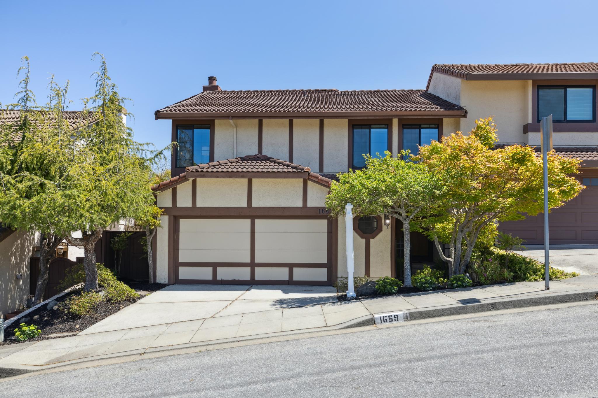 1669 Toyon Court presented by Disen Cai