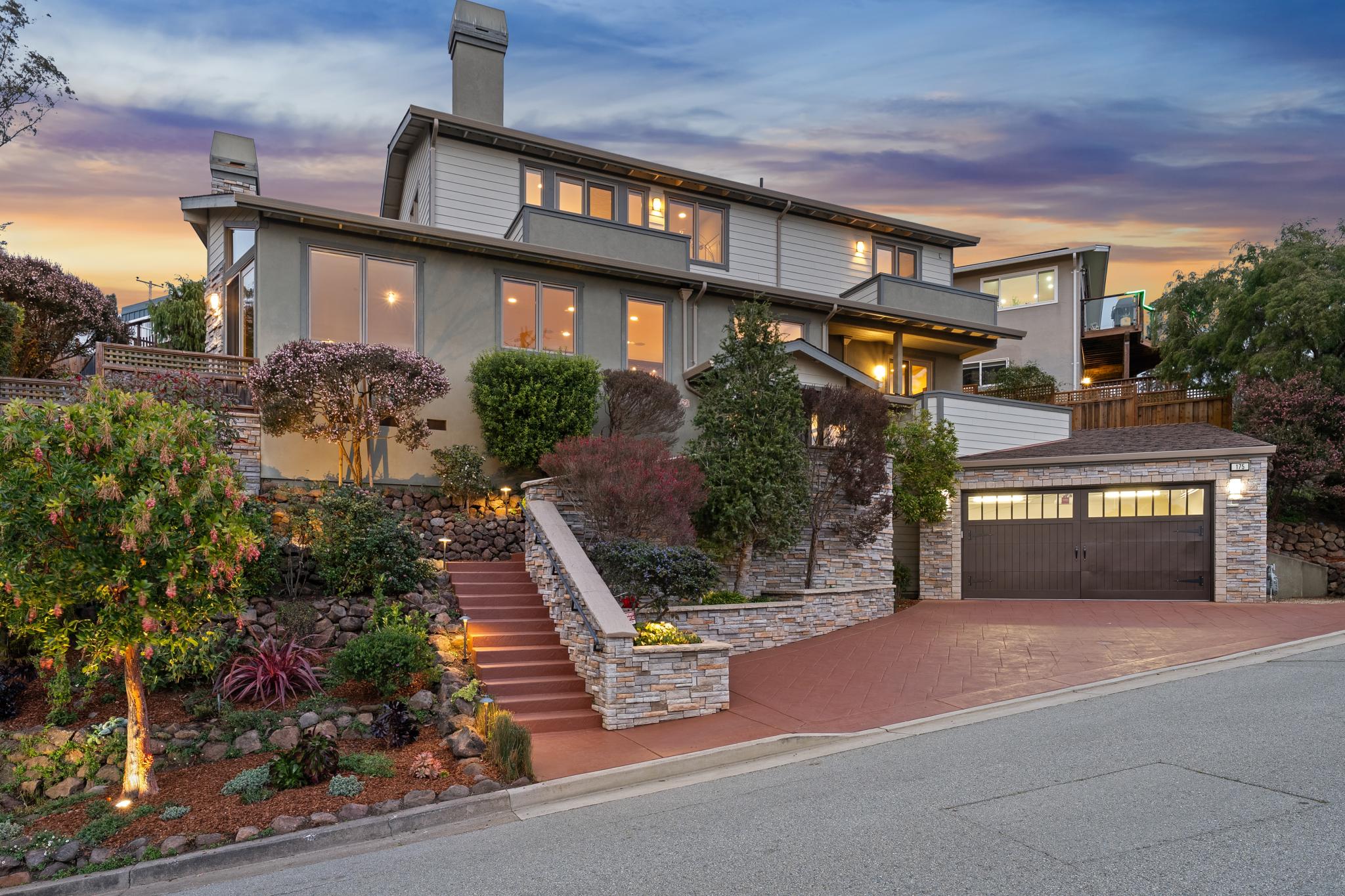 175 El Granada Boulevard presented by Juliette Kulda