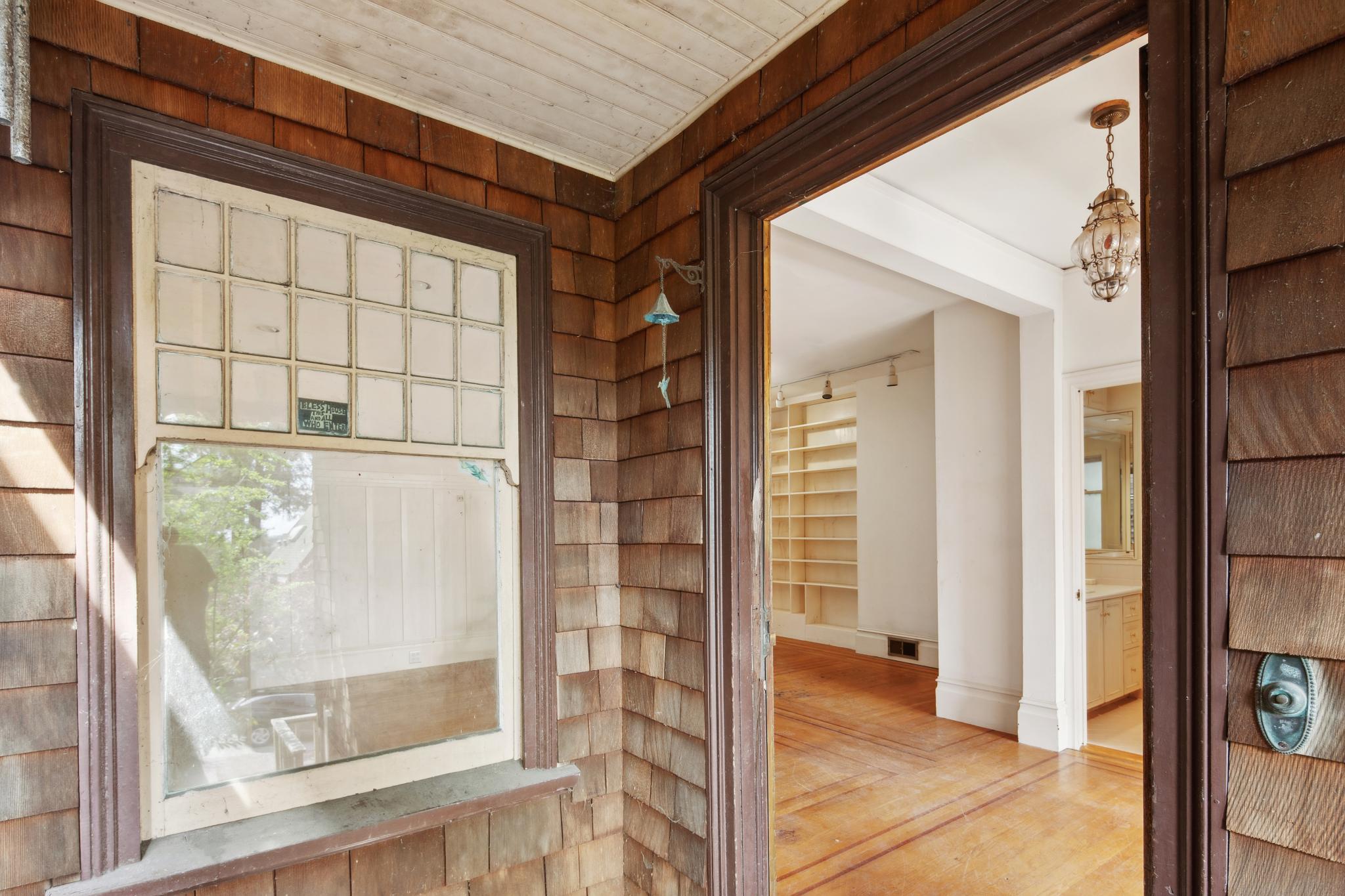 199 Edgewood Avenue presented by Bridget Cannata Denning