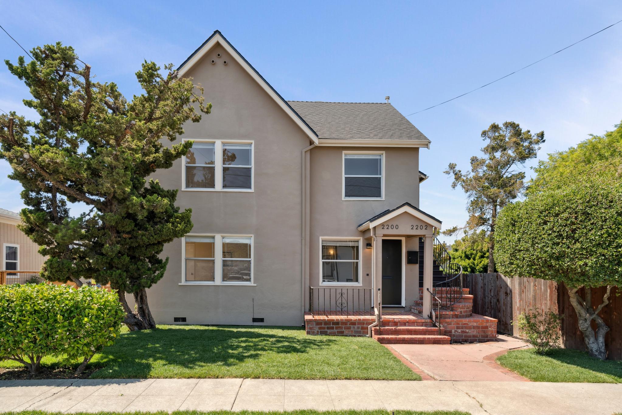 2200 Peach Street presented by Thomas Westfall