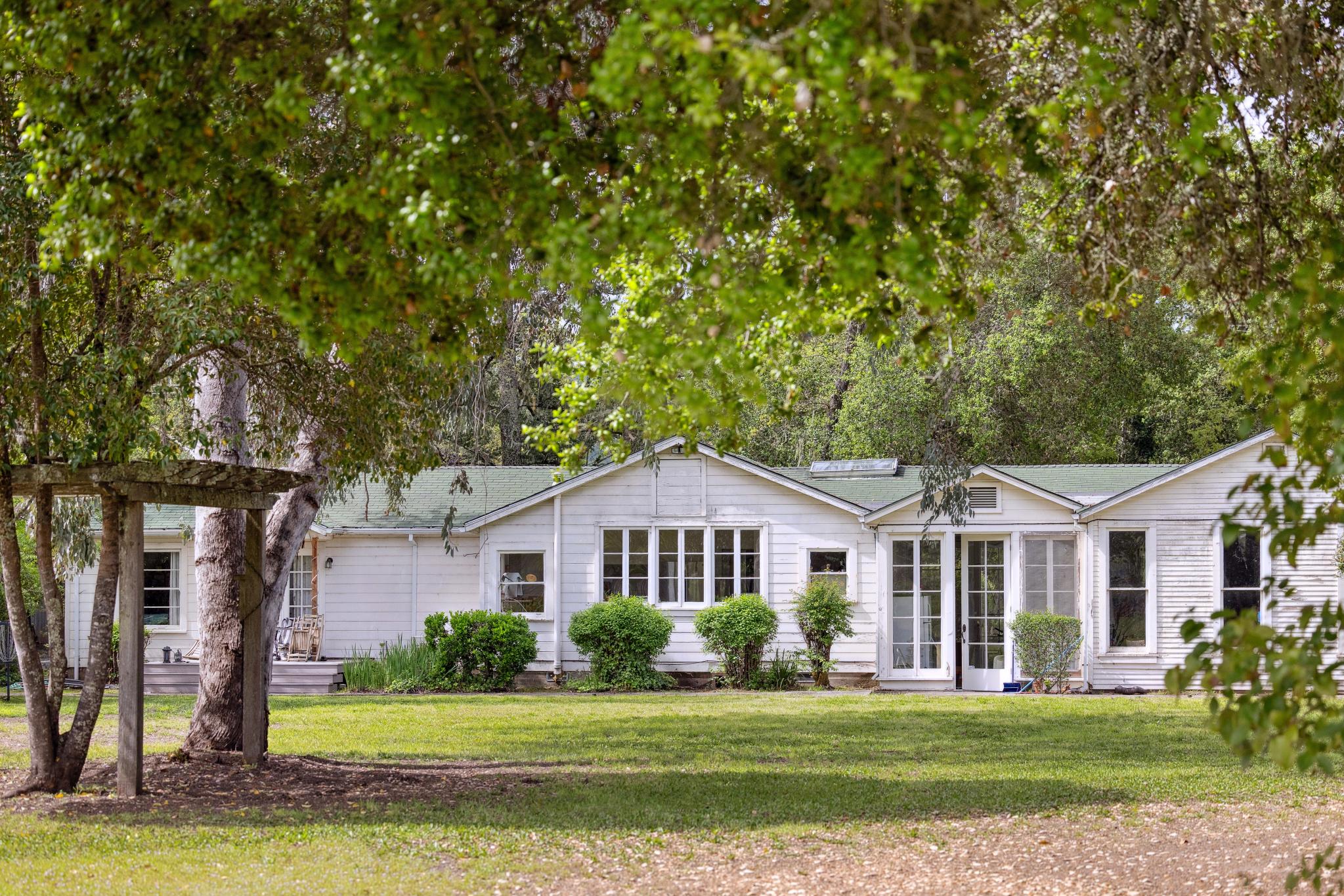 3048 Myrtledale Road presented by Brian Durnian