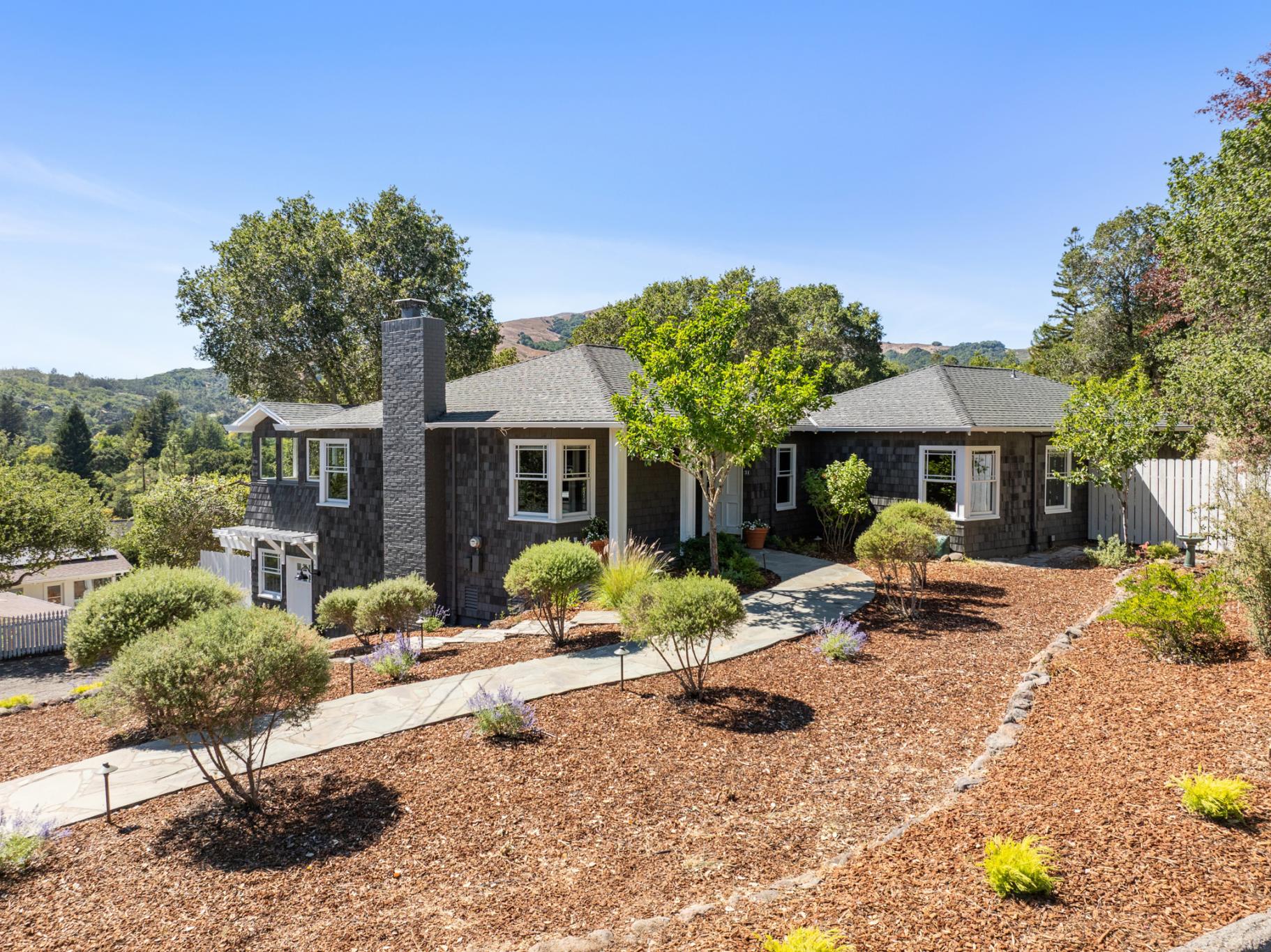 31 Irving Drive presented by Stephanie Lamarre