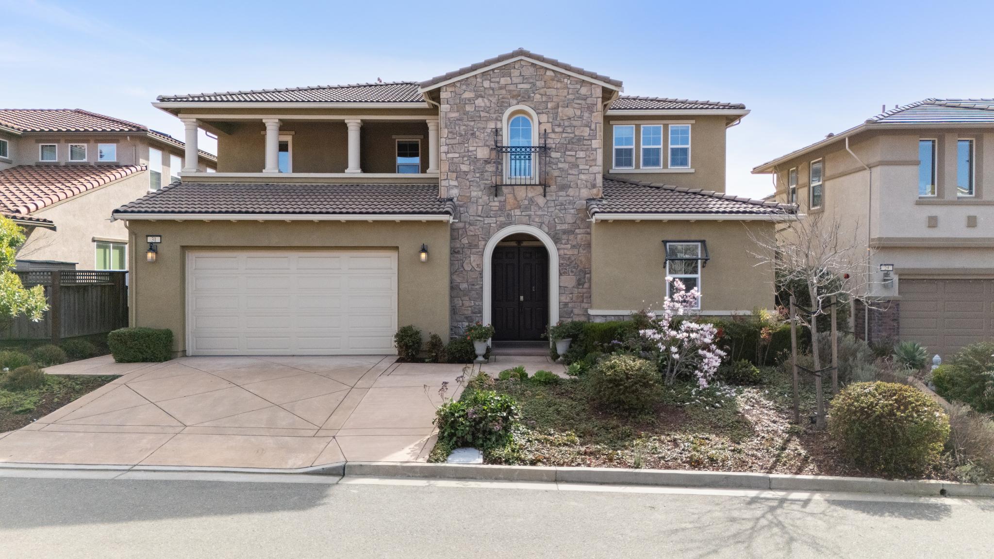 31 Stirling Way presented by Lily Cai Do