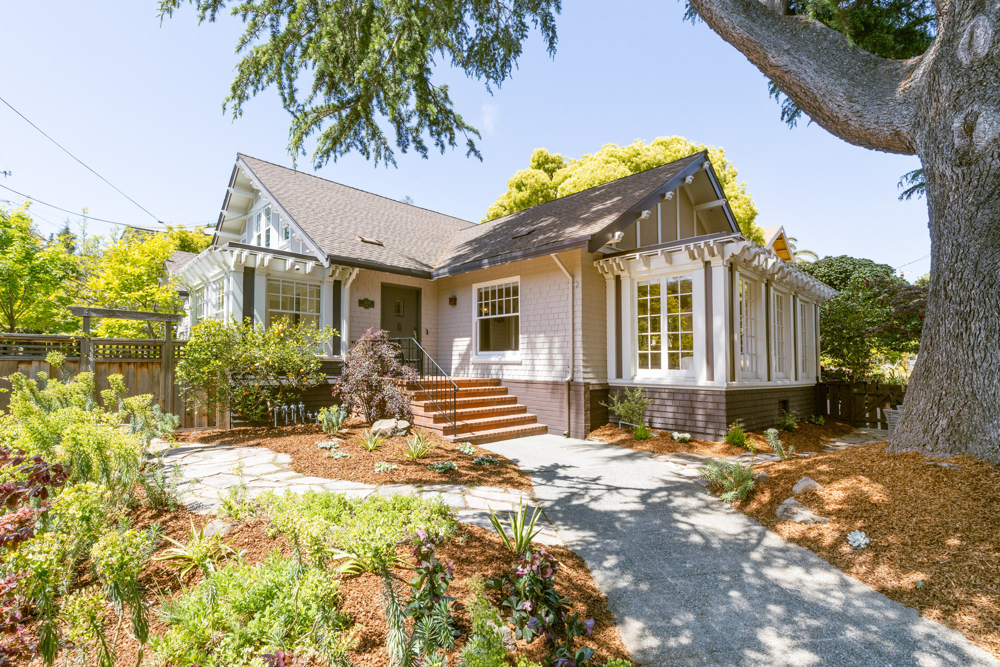 3801 Lakeshore Avenue presented by Maria Cavallo-Merrion and Corey ...