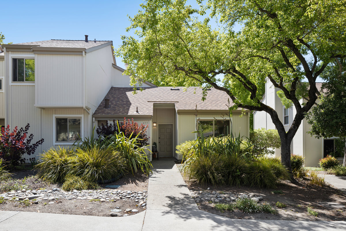 435 Chalda Way presented by Alex Michas and Rick Richetta