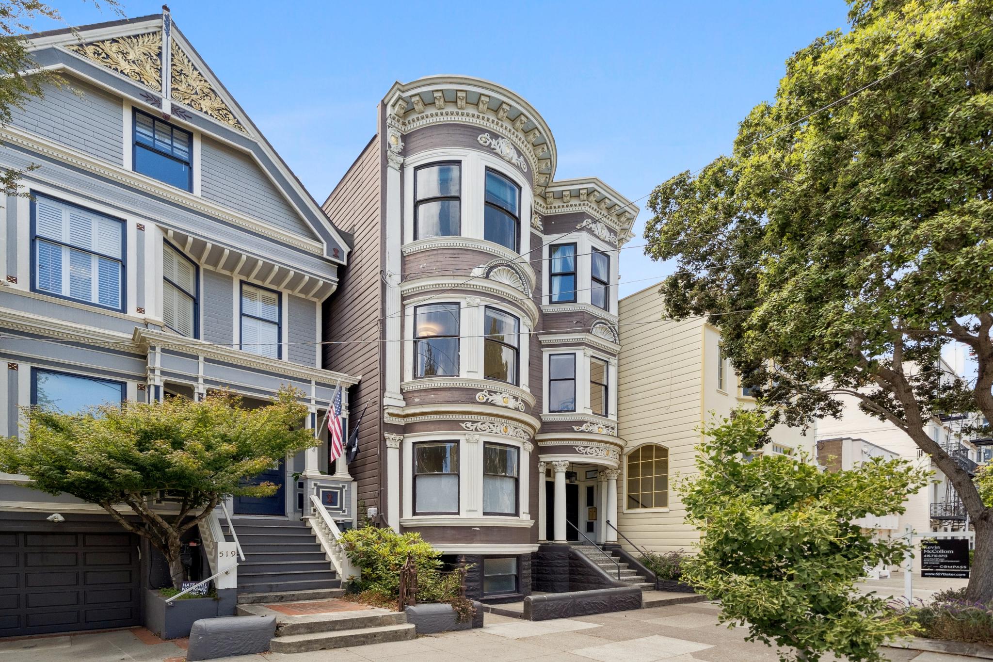 527 Baker Street presented by Kevin McCollom