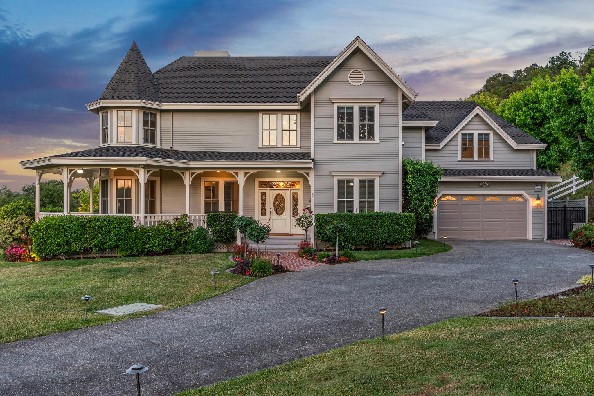 555 Highland Drive presented by Brad Gothberg