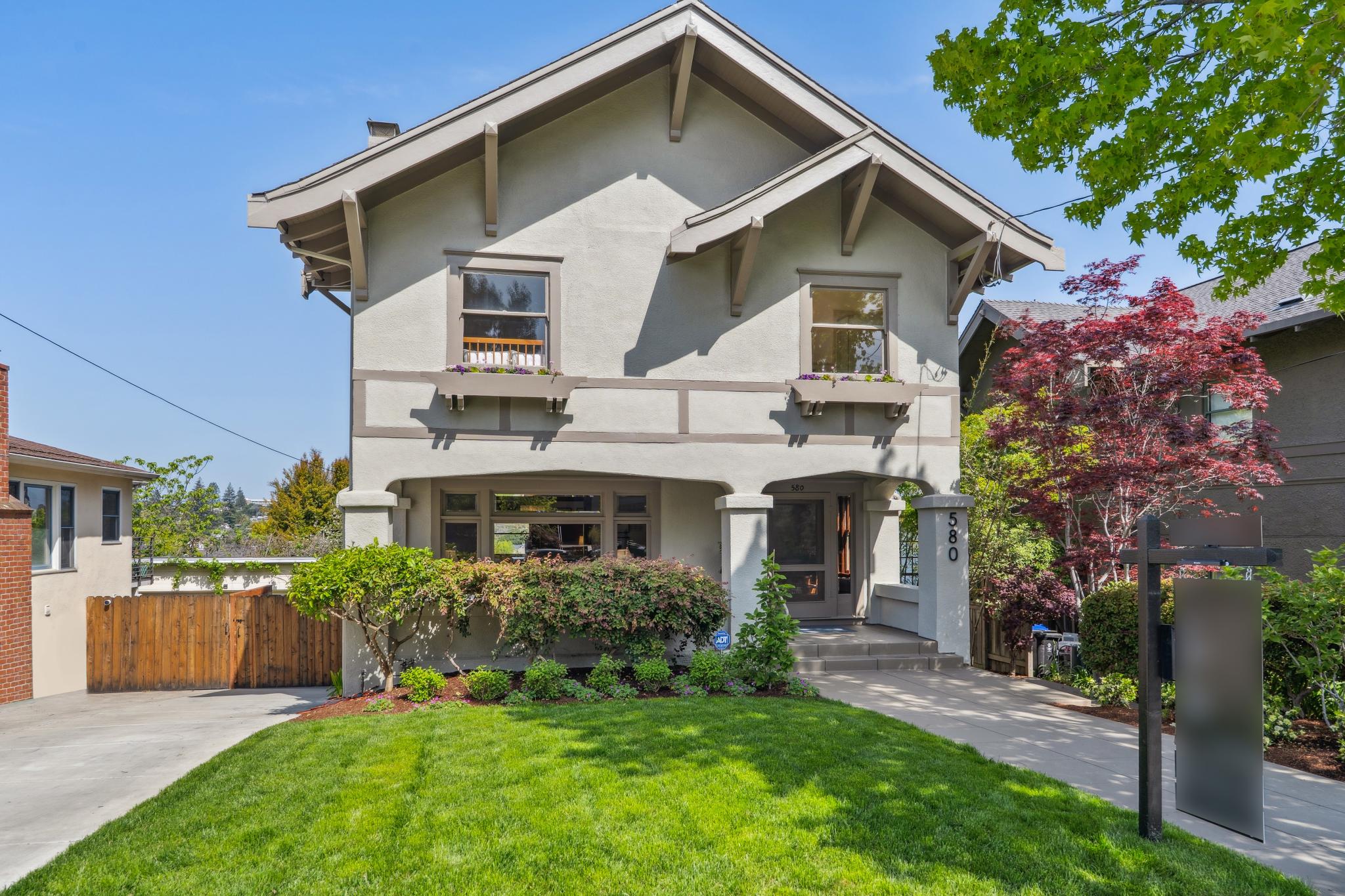 580 Crofton Avenue presented by Sarah Abel and Julie Gardner