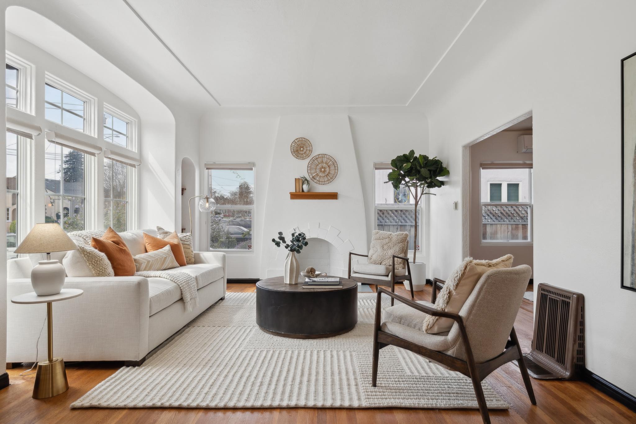 5880 Picardy Drive presented by Simone Hoover