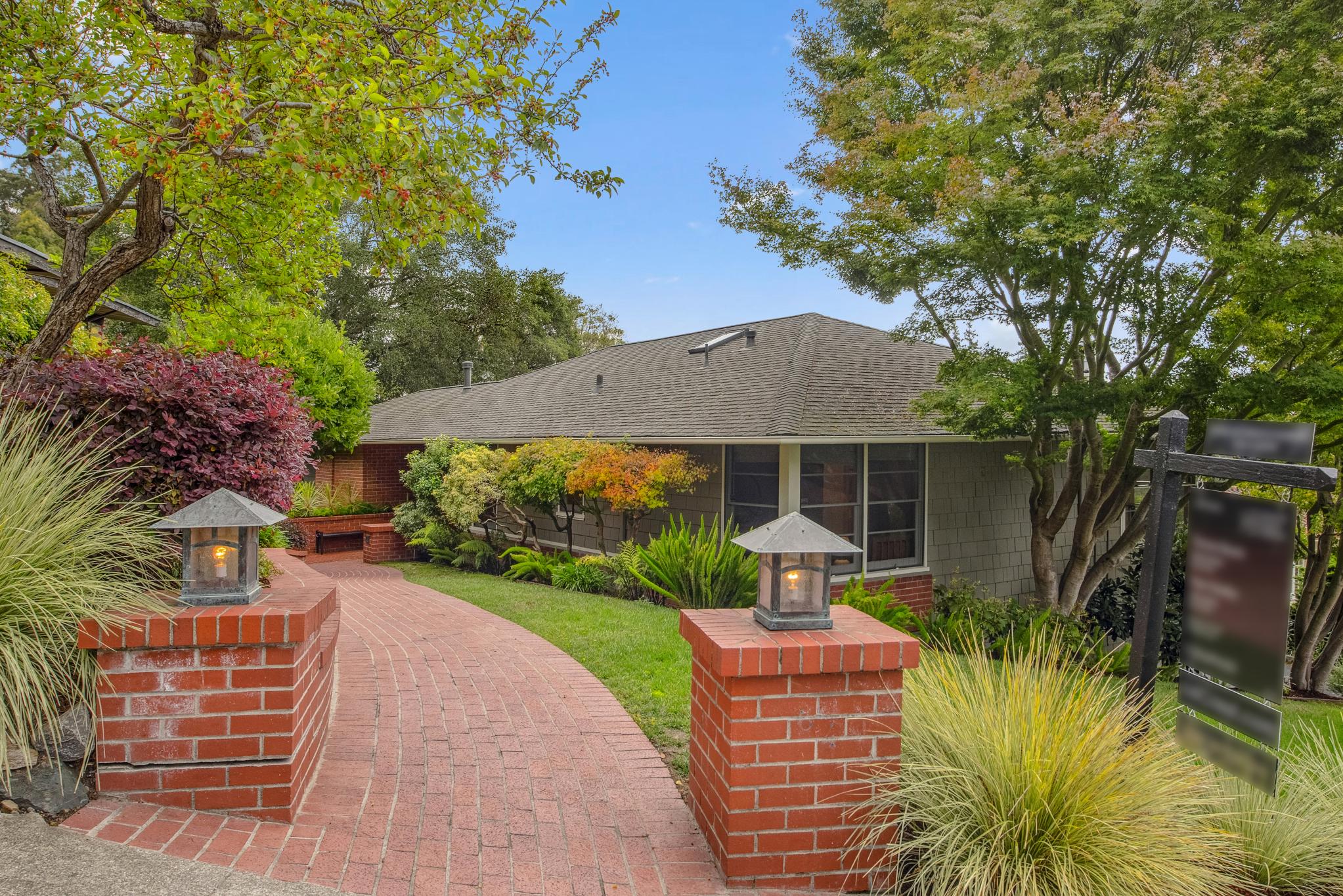 64 Crest Road presented by Matt Heafey and Teresa Baum