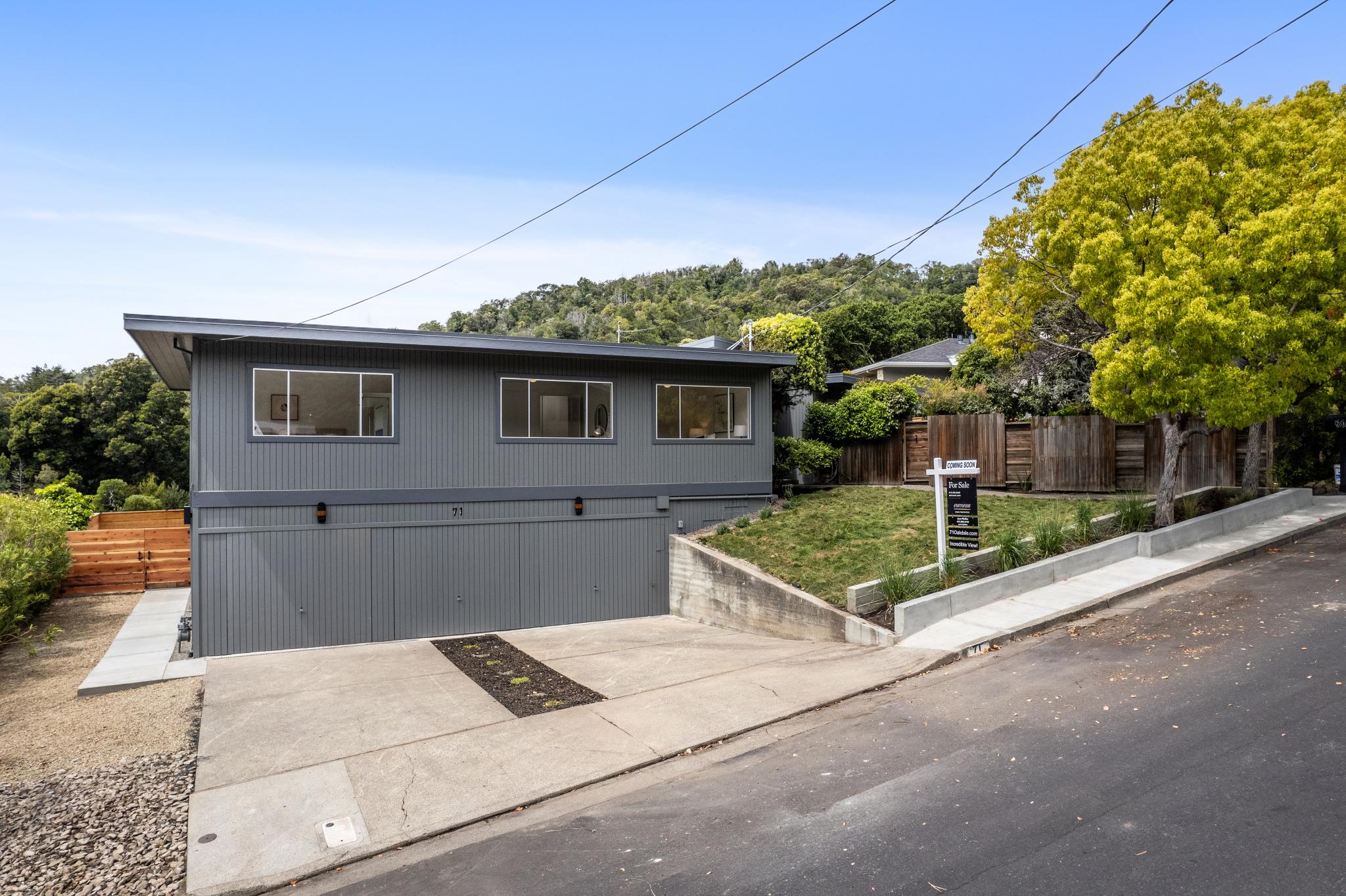 71 Oakdale Avenue presented by Jenn Pfeiffer