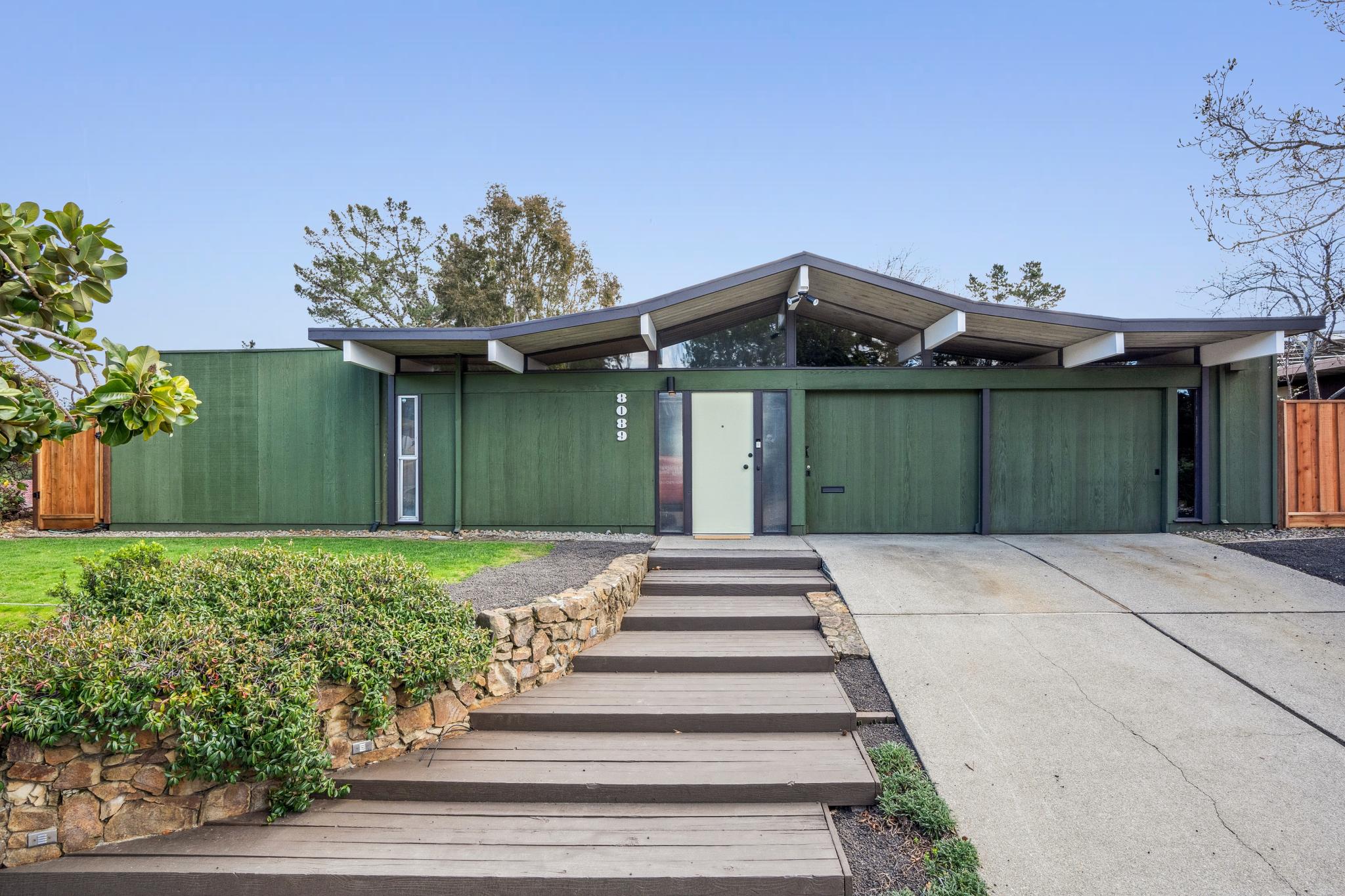 8089 Shay Drive presented by Thomas Westfall